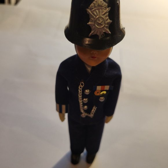 Art | Vintage British Guardofficer Doll | Poshmark